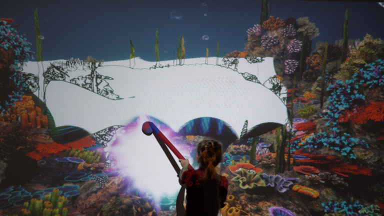 Paints and Brushes – interactive coloring wall